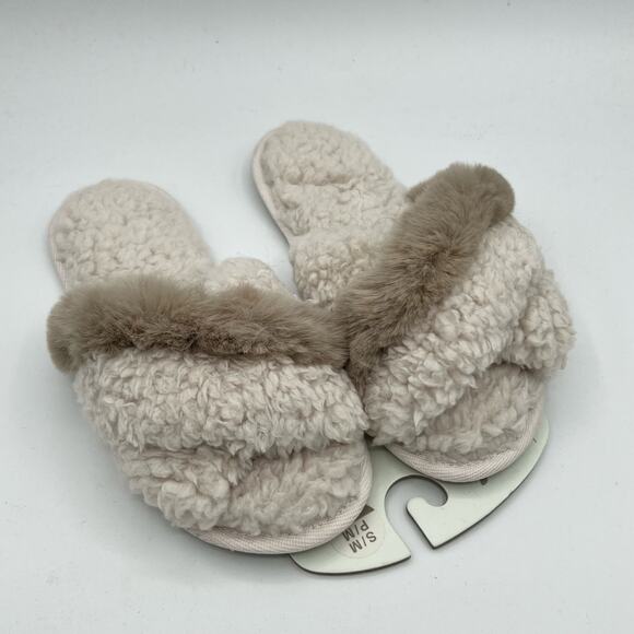Lemon | Shoes | Lemon Nwt Faux Fur Fluffy Slide On Slippers Size 56 ...